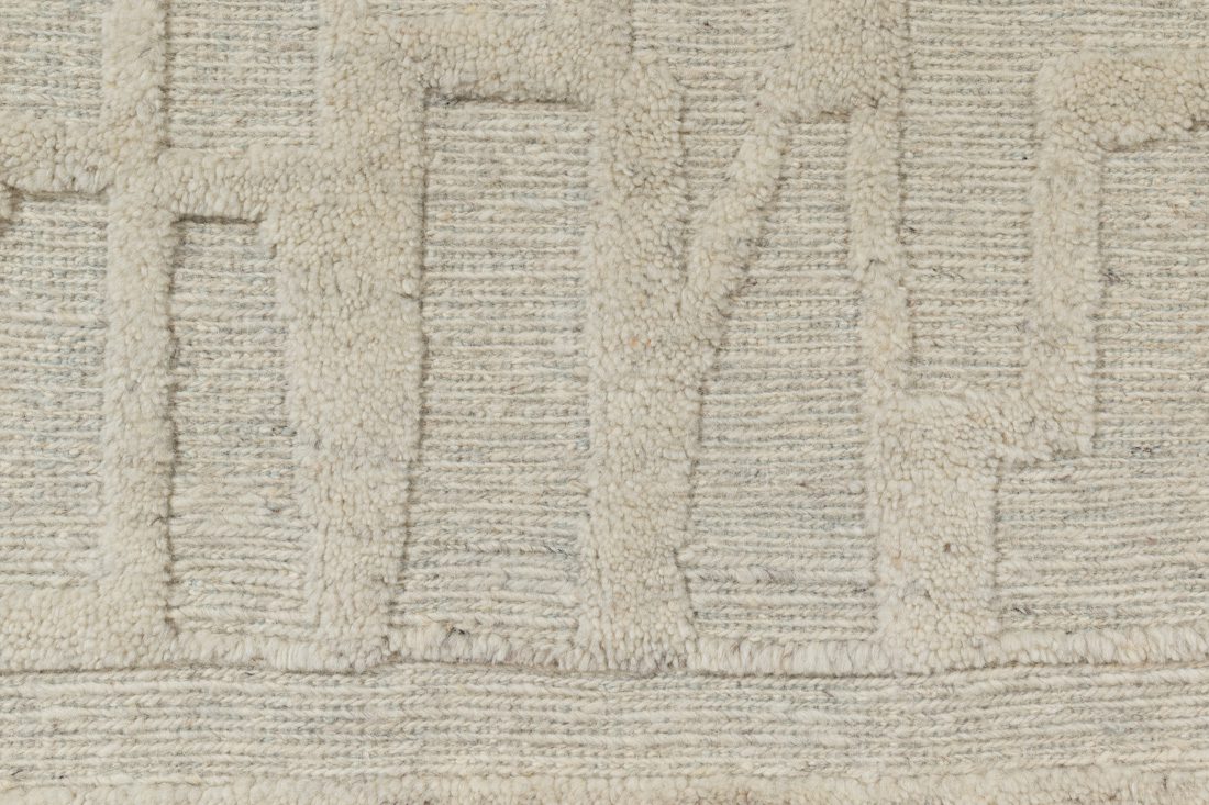 Moroccan Deco Ivory/Light Gray Mix Soumak Knotted Undyed Wool Rug ...