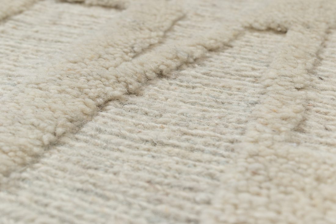 Moroccan Deco Ivory/Light Gray Mix Soumak Knotted Undyed Wool Rug ...